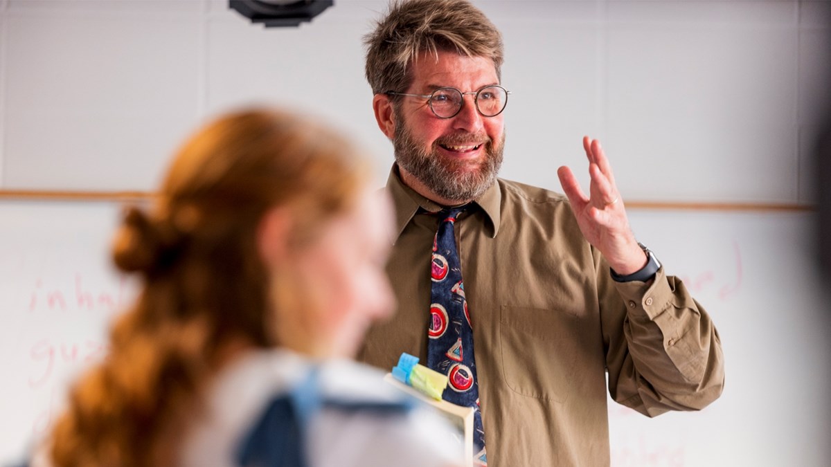 Theatre professor receives NWC award for excellence in faith and learning